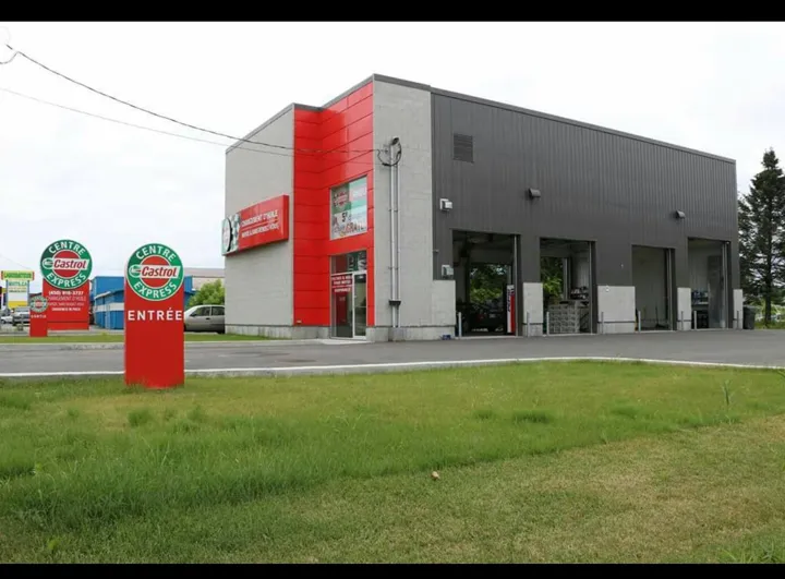 Castrol Express Center in Mascouche, Quebec, 3605 Chem. Gascon ...